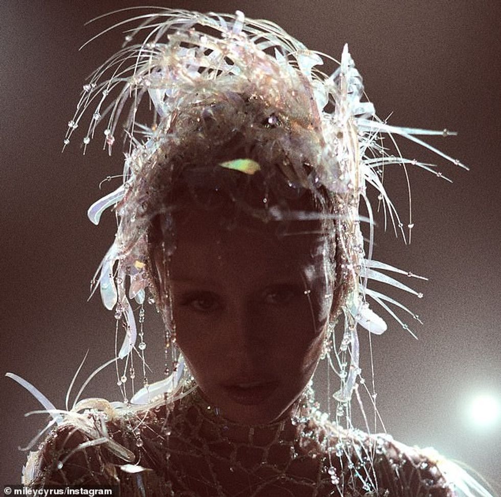 Miley Cyrus brings a bold new look for her new album - Telegraph