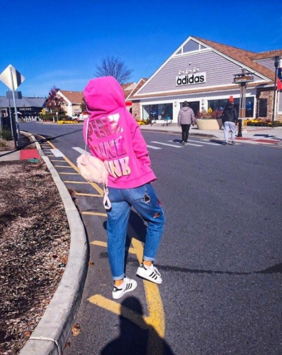 Look where Kida tore her pants (Photo) - Telegrafi