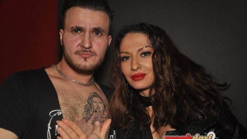 Portrait of Adelina, tattoo in the heart of the fan (Photo) - Telegrafi ...