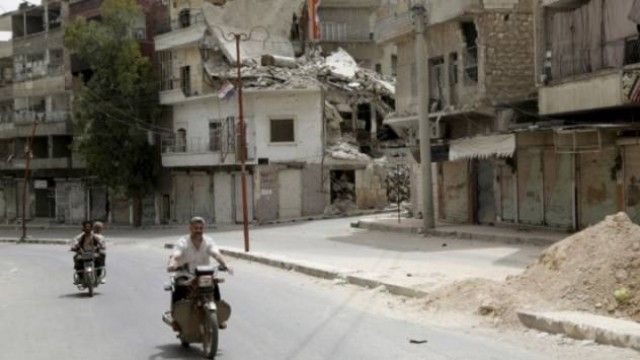 Aeroplani rrëzohet në vendbanim, 20 të vdekur - Telegrafi - Telegrafi