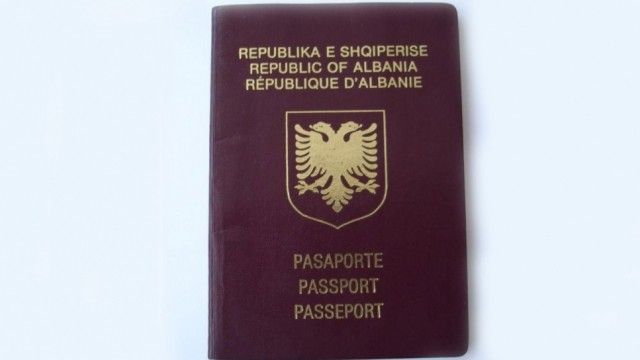 AK: Pasaportë për çdo shqiptar - Telegrafi - Telegrafi