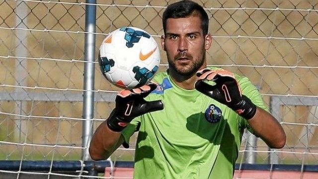 Atletico transfers goalkeeper Moya - Telegraph - Telegraph