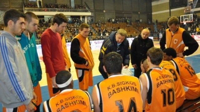 Bashkimi mposht kampionin shqiptar (Foto) - Telegrafi - Telegrafi