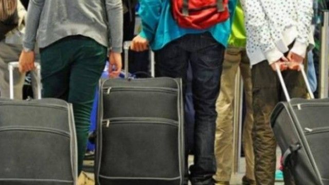 Në një vit ikin mbi 40 mijë shqiptarë, çdo i larguar i arsimuar i ...