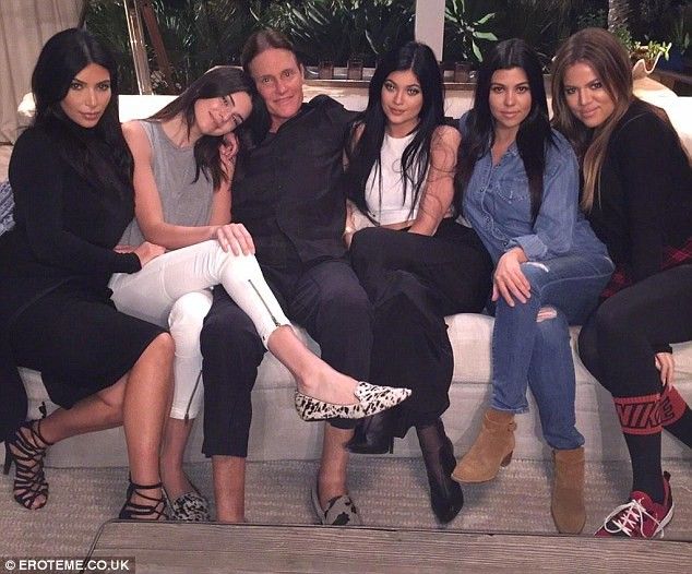 How did Bruce Jenner show the girls that he is becoming a woman? (Photo ...