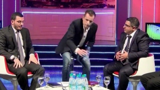 Burdushi sërish përballë imamit të njohur (Video) - Telegrafi