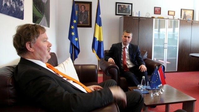 Çollaku: Kosovo is ready to sign the SAA - Telegrafi - Telegrafi