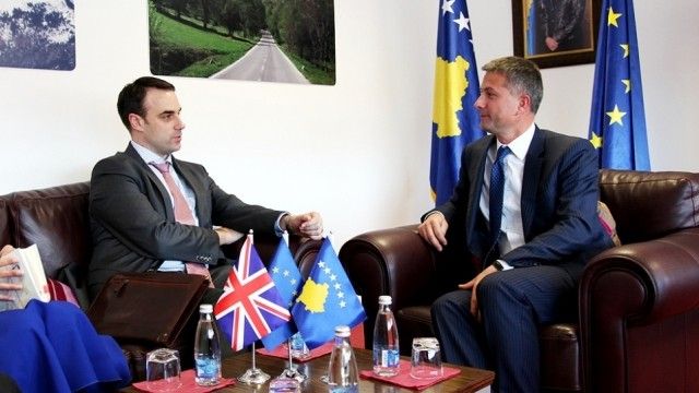 Çollaku: Prioritet, liberalizimi i vizave - Telegrafi - Telegrafi