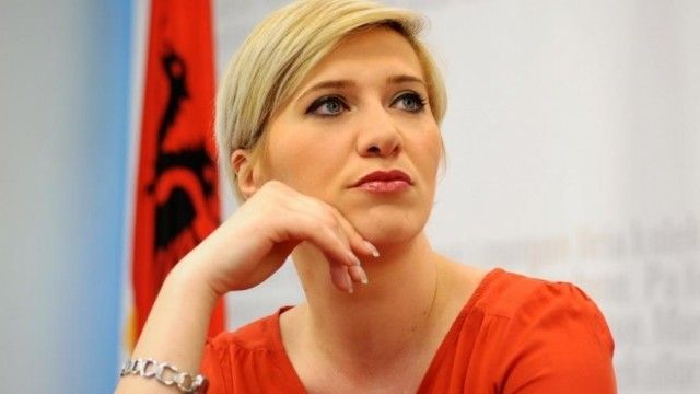 Demaku dedicates her 'victory' to her late grandfather - Telegrafi ...