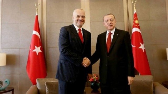 Edi Rama meets Erdogan, the Albanian flag is missing (Photo ...
