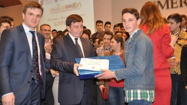 Endrit Balaj, i pari në garën e Inteligjencës në Kosovë - Telegrafi ...