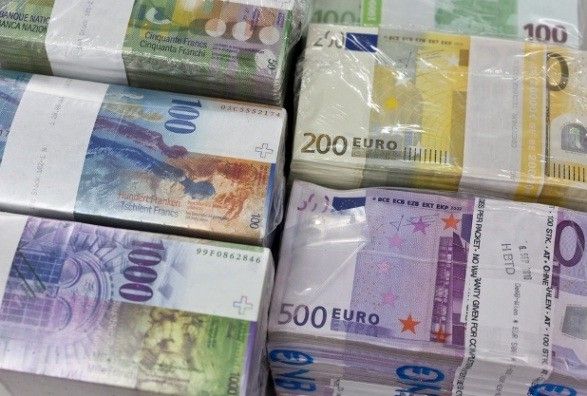 Who is benefiting and who is losing from the strengthening of the Swiss ...