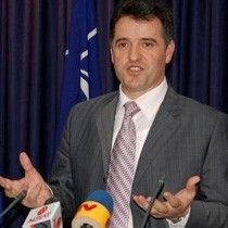 Mujota receives support from NATO - Telegrafi - Telegrafi