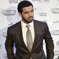 Drake gets sick, interrupts the concert - Telegrafi - Telegrafi