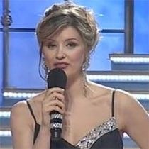 Grabocka lends her dress to Alketa - Telegrafi - Telegrafi
