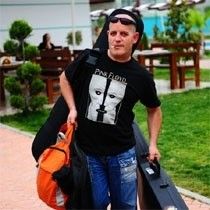 BB Poqi presents the video clip "Shti, shoot me" - Telegrafi - Telegrafi