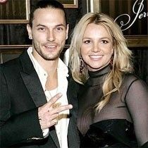 Britney with the boys on tour - Telegraph - Telegraph