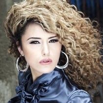 Adelina Emini me këngë ritmike - Telegrafi - Telegrafi