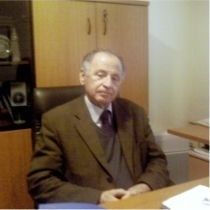 30 percent of doctors practice their profession without a license ...