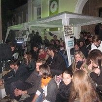 Lëvizja studentore “SKV” edhe sot para Rektoratit - Telegrafi - Telegrafi