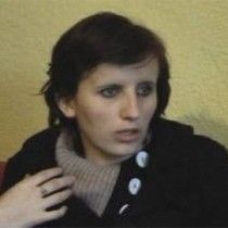 Konfirmohet, Florije Peçi u përdhunua në Austri - Telegrafi - Telegrafi