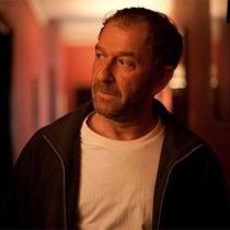 Luan Jaha also engaged after the series "Modern Family" - Telegrafi ...