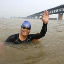 Kinezi planifikon të notojë 1210 kilometra - Telegrafi - Telegrafi