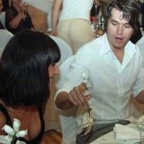 Alban Skenderaj i dashuruar në Marizën? - Telegrafi - Telegrafi