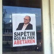 "Shpëtim mos ma prek abetaren" - Telegrafi - Telegrafi