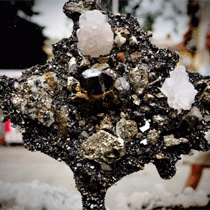 Xehet në Kosovë vlejnë 1.000 miliardë dollarë - Telegrafi - Telegrafi