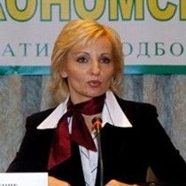 MP Nikolovska protests in front of the Shutka prison - Telegrafi ...