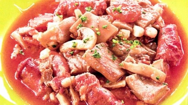 Gullash me kërpudha e salsiçe - Telegrafi - Telegrafi