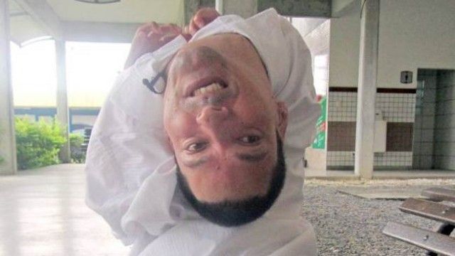 Inspiron njeriu i lindur me kokë të kthyer pas - Telegrafi - Telegrafi