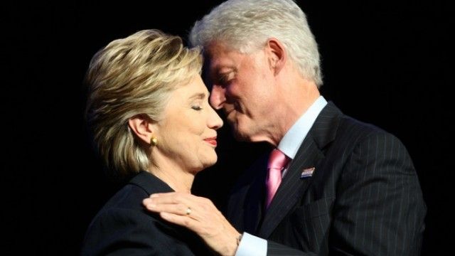 This is what Hilary gave to Bill Clinton for his birthday (Video ...
