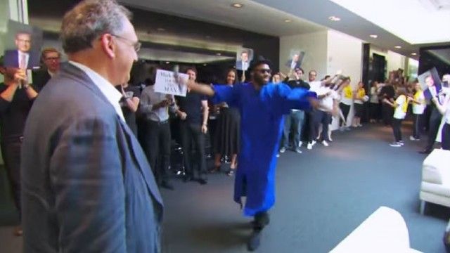 Këta punëtorë sigurisht e duan shumë shefin e tyre (Video) - Telegrafi ...