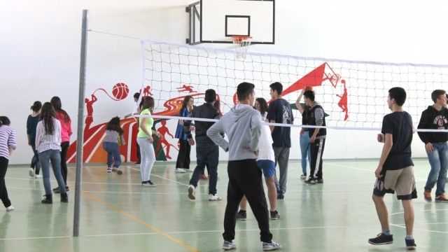 Coca Cola Company provides sports activities for students - Telegrafi ...