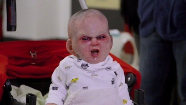 “Foshnja djall” (Video) - Telegrafi - Telegrafi