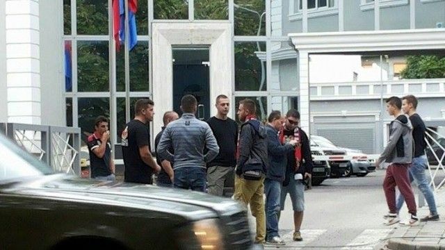 The fans gather, demand the release of Ballisti (Photo) - Telegrafi ...