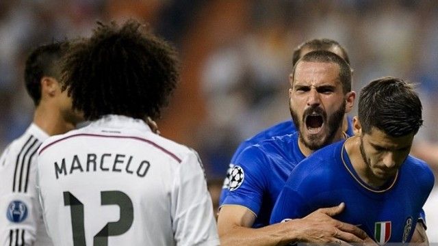 Mbretërit i përkulen Zonjës së Vjetër (Video) - Telegrafi - Telegrafi