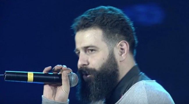 Shikoni performancën e këngës “ERA”, live nga MC Kresha (Video ...