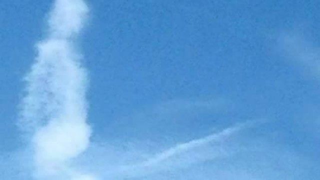 The figure of the Syrian baby, Aylan Kurdi, is formed in the sky (Photo ...