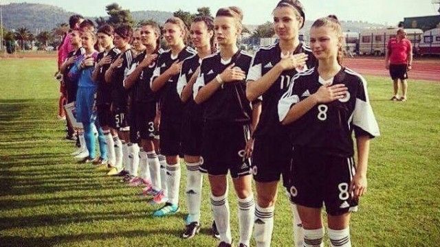 Nevil Dede “zbulon” Kosovën - Telegrafi - Telegrafi