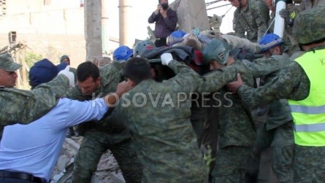 Exclusive footage as Tefik Bela is pulled alive from the ruins (Video ...