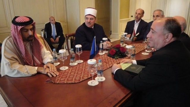 The Prince of Jordan, Ghazi bin Muhammad, met the religious leaders ...