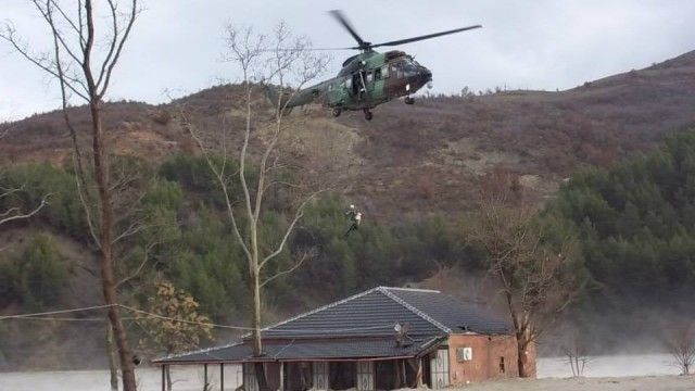 "Shpërthejnë" lumenjtë e Shqipërisë (Video) - Telegrafi - Telegrafi