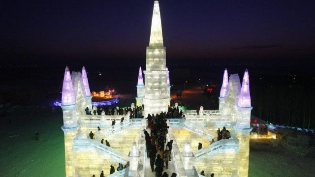 Qyteti prej akulli (Foto) - Telegrafi - Telegrafi