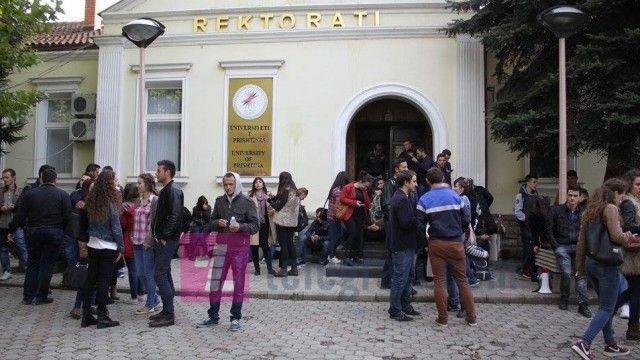 Rektorati edhe sot i bllokuar - Telegrafi