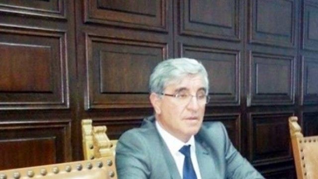 Rektorati: Llogaritje e pasaktë për të ardhurat e rektorit - Telegrafi ...