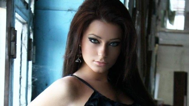 Ronela and Erga make fun of Genta (Video) - Telegraph - Telegraph