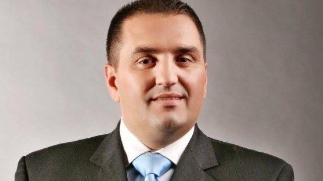 Sali Devolli, the Pejan hero who removed the barricade - Telegrafi ...